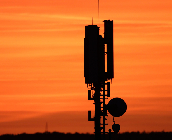 5G Infrastructure Depends on a New Generation of Antennas — and Old ...