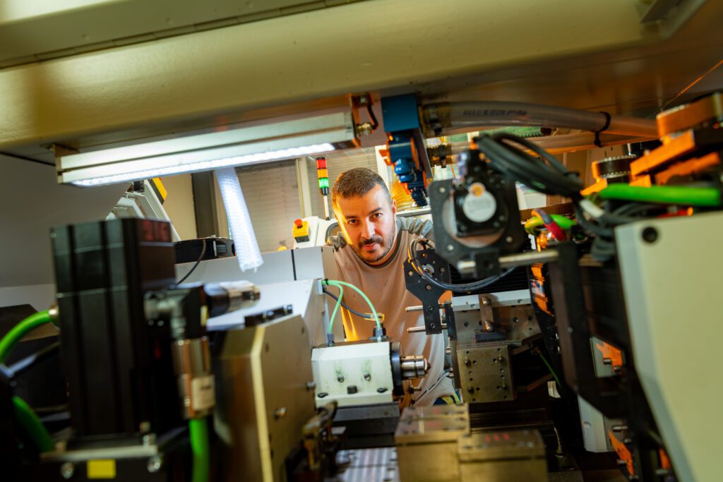 How to choose a Precision Contacts Manufacturer - 10 Tips